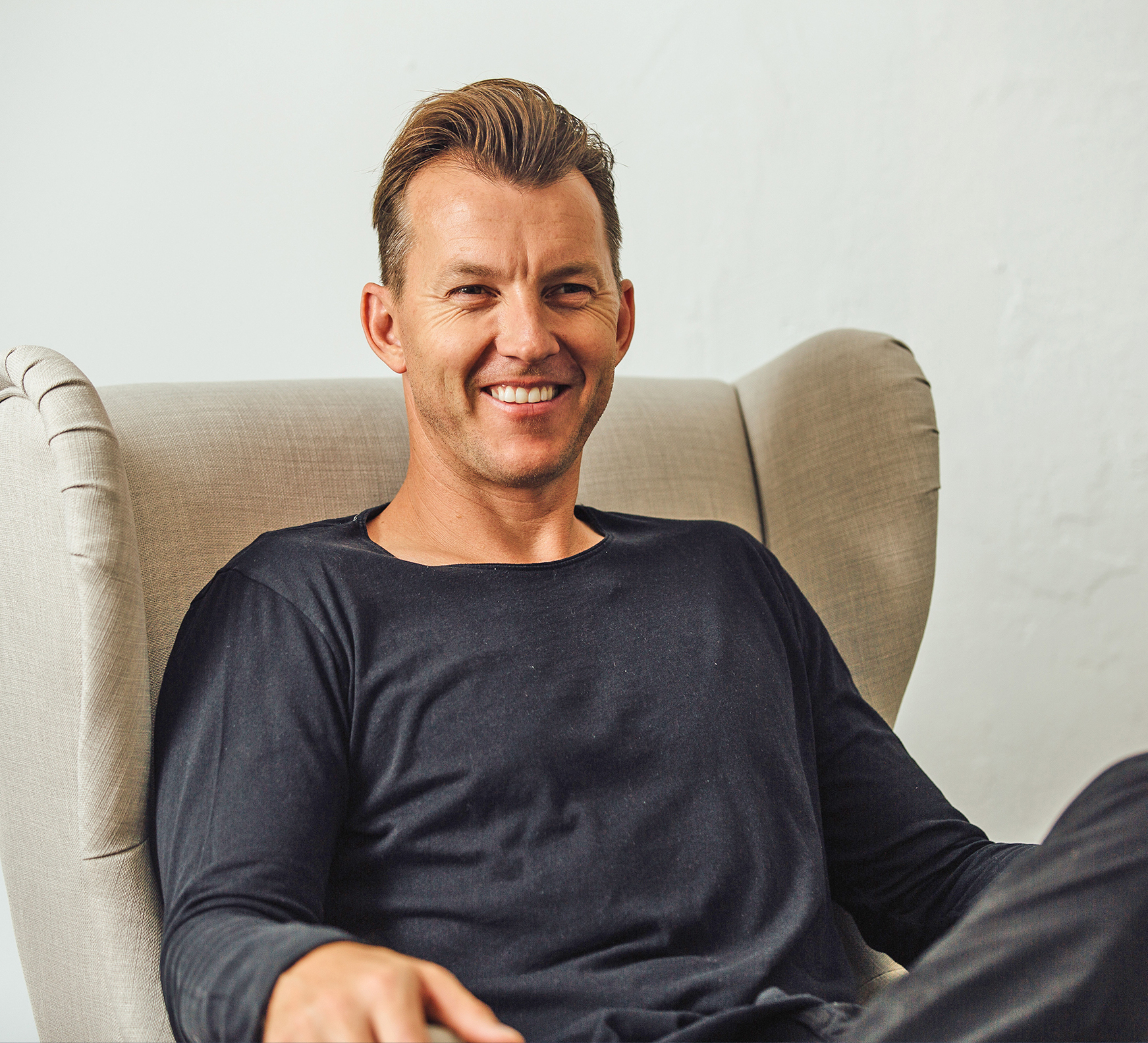 Brett Lee goes into bat for Aussie avos